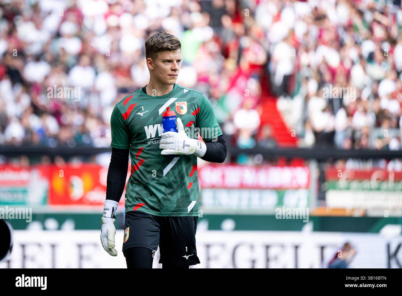 Finn Dahmen (FC Augsburg, #01), GER, FC Augsburg (FCA) vs Eintracht ...