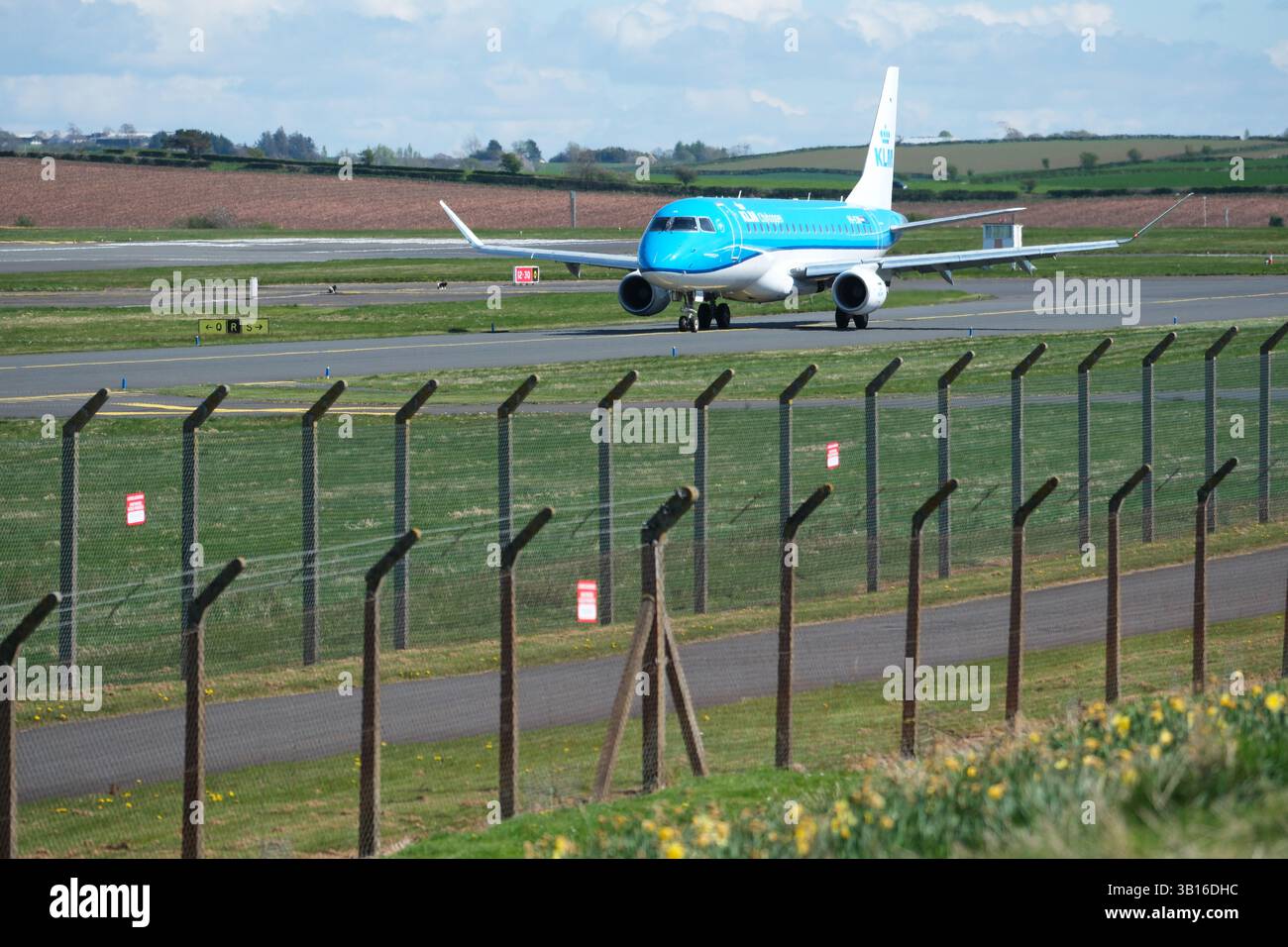 Airport security perimeter fencing with double fences - UK in 2025 ...