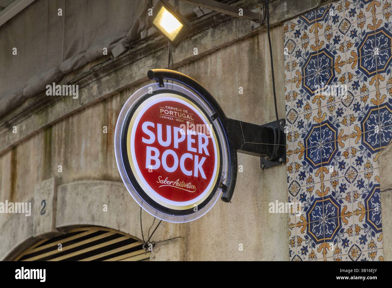 Super bock logo hi-res stock photography and images - Alamy