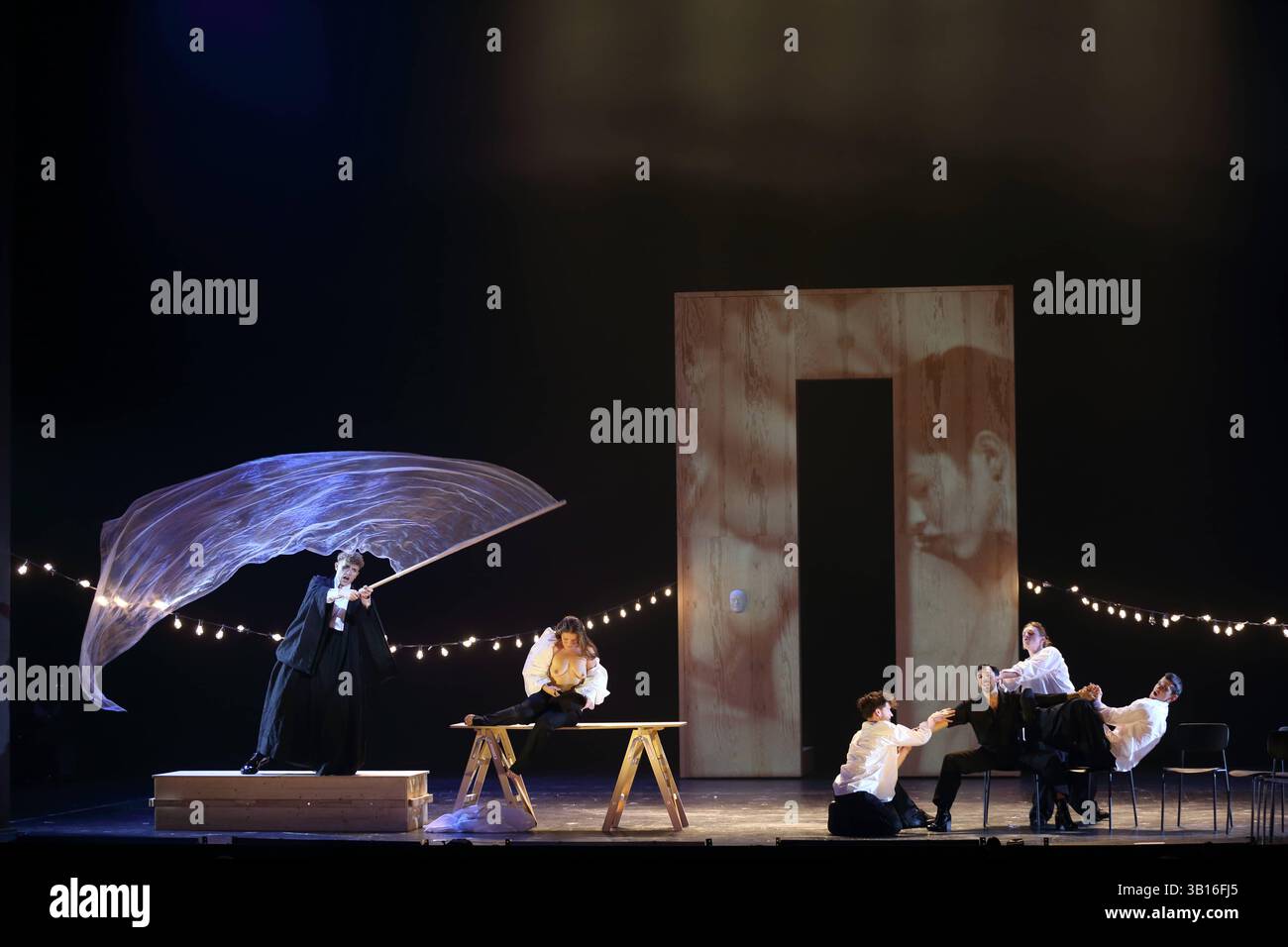 Ensemble während der Fotoprobe für Don Giovanni / Requiem in der ...