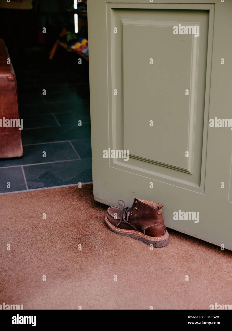 Boot door stop hi-res stock photography and images - Alamy