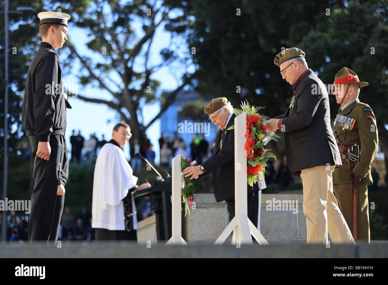 Wellington, New Zealand. 25th Apr, 2025. People take part in the Anzac ...