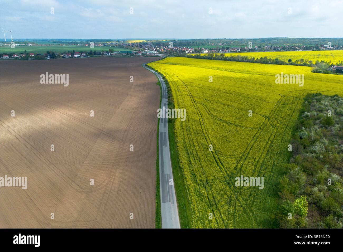 Luftbild Straße Luftbild von der Straße zur Gemeinde Moritz im ...
