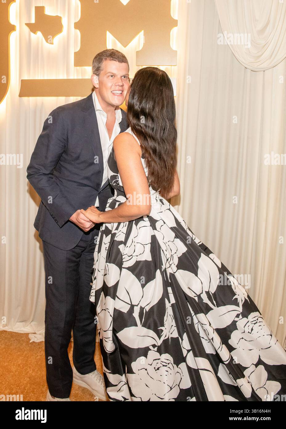 AUSTIN, TEXAS - APRIL 24: Wes Gordon and Camila Alves McConaughey ...