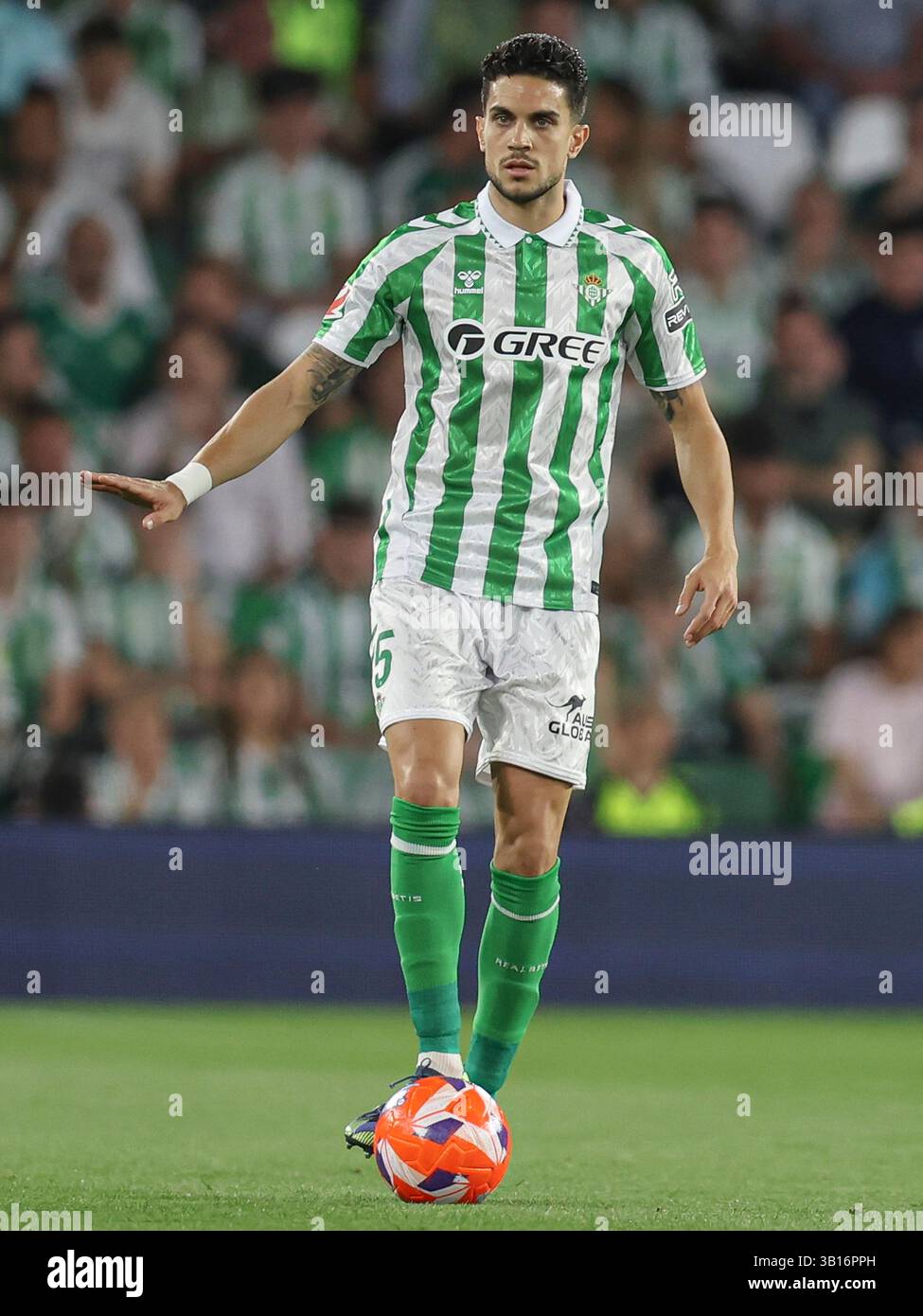 Marc Bartra of Real Betis during the La Liga EA Sports match between FC ...