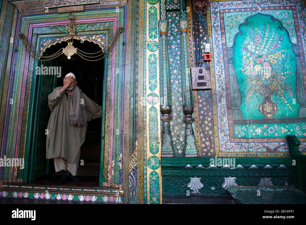 The Shah Hamdan Shrine, Srinagar Stock Photo - Alamy