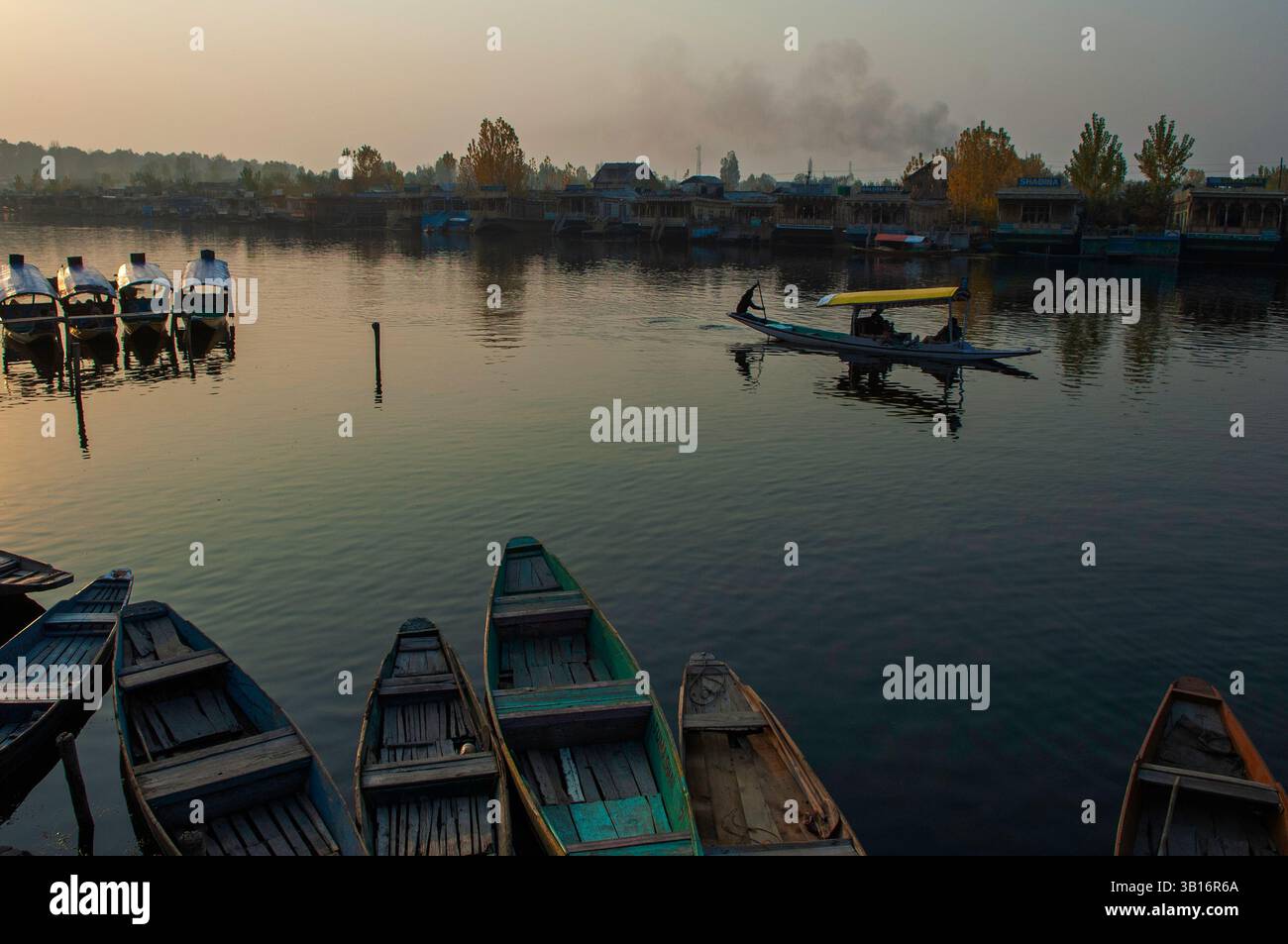 Dal Lake at sunset, Srinagar, Kashmir, India Stock Photo - Alamy