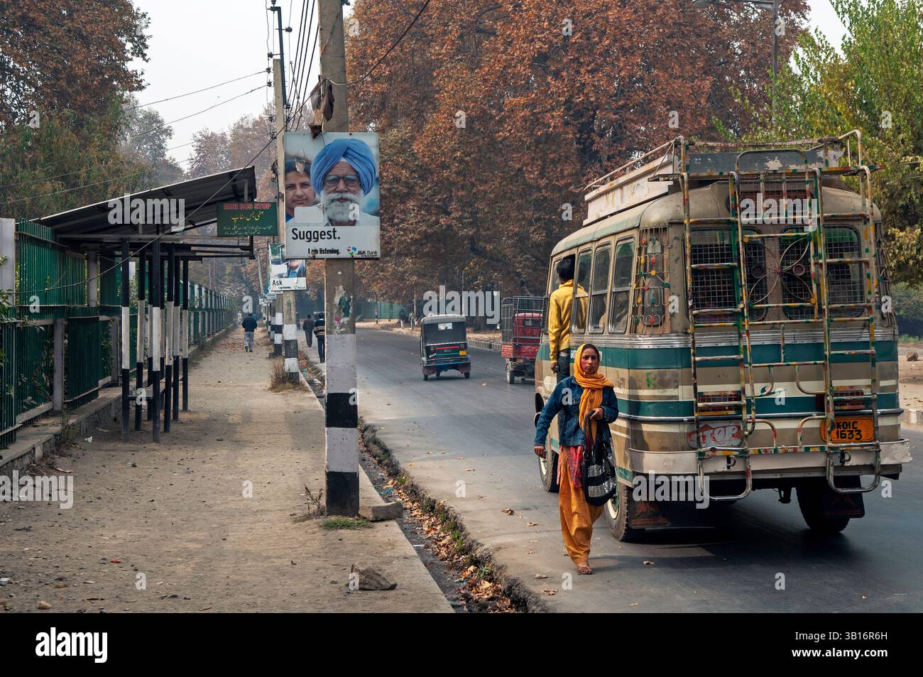 Srinagar kashmir india bus hi-res stock photography and images - Alamy