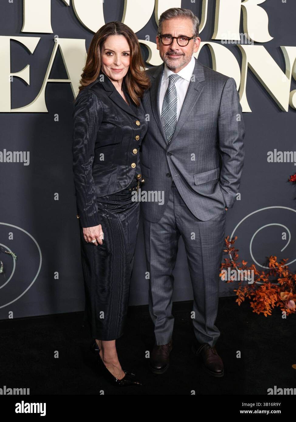 LOS ANGELES, CALIFORNIA, USA - APRIL 24: Tina Fey and Steve Carell ...
