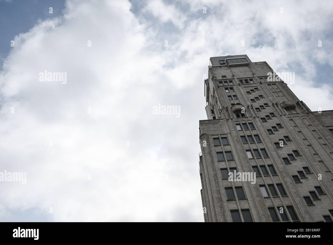Antwerp, Belgium. 25th Apr, 2025. The Boerentoren tower pictured during ...