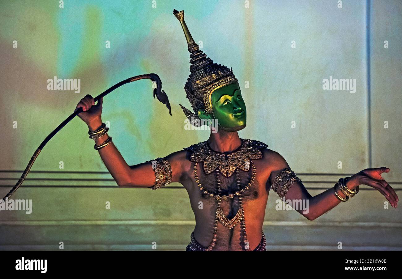 Khon, masked dance, performance at Wat Prasat in Nothaburi. The Khon ...