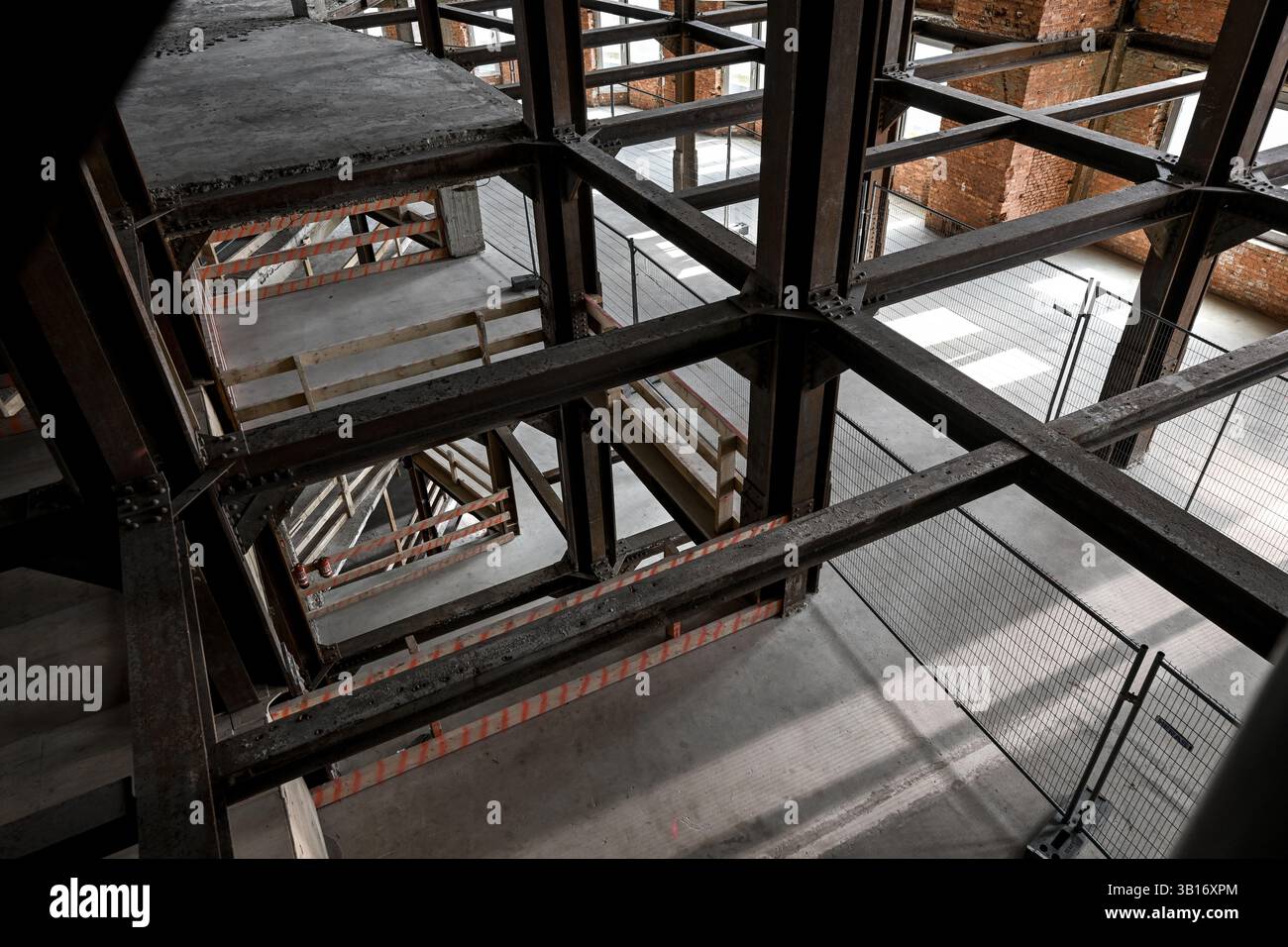 Antwerp, Belgium. 25th Apr, 2025. The Boerentoren tower pictured during ...
