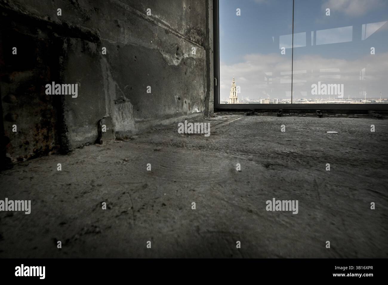 Antwerp, Belgium. 25th Apr, 2025. The Boerentoren tower pictured during ...
