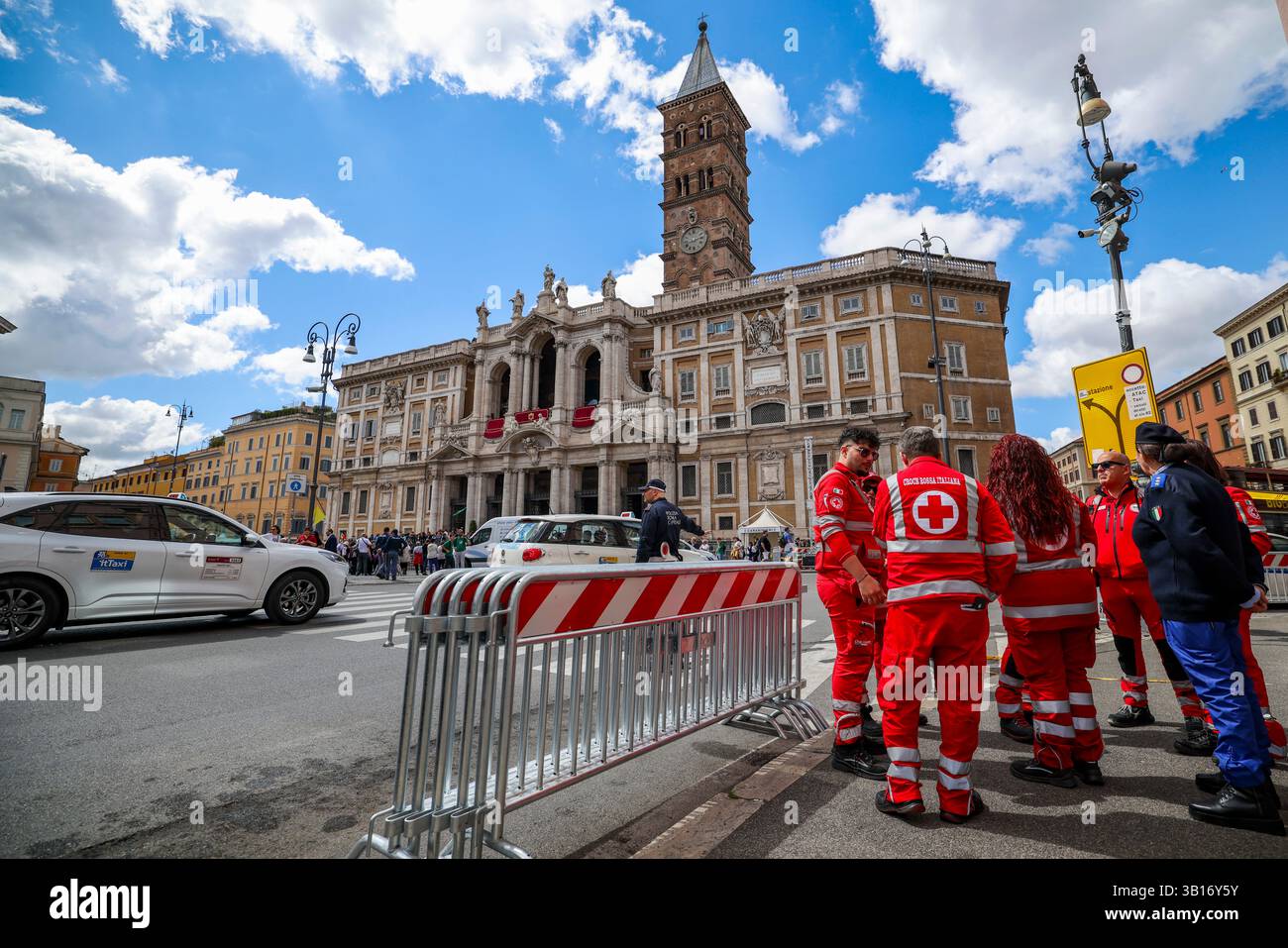 Rom, Italy. 25th Apr, 2025. Barriers are in place not far from the ...