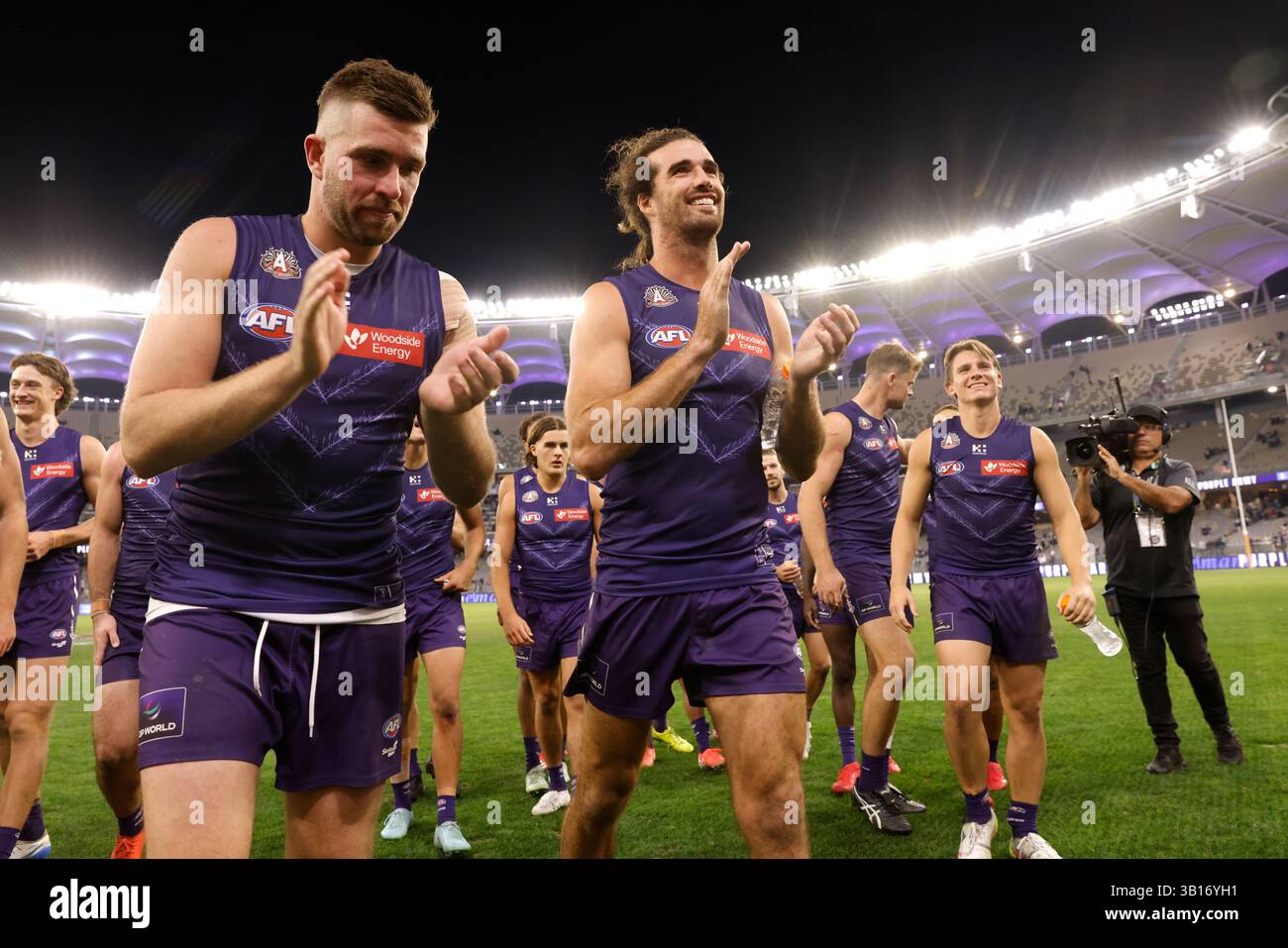 Perth, Australia. 25th Apr, 2025. Alex Pearce (centre) of the Dockers ...