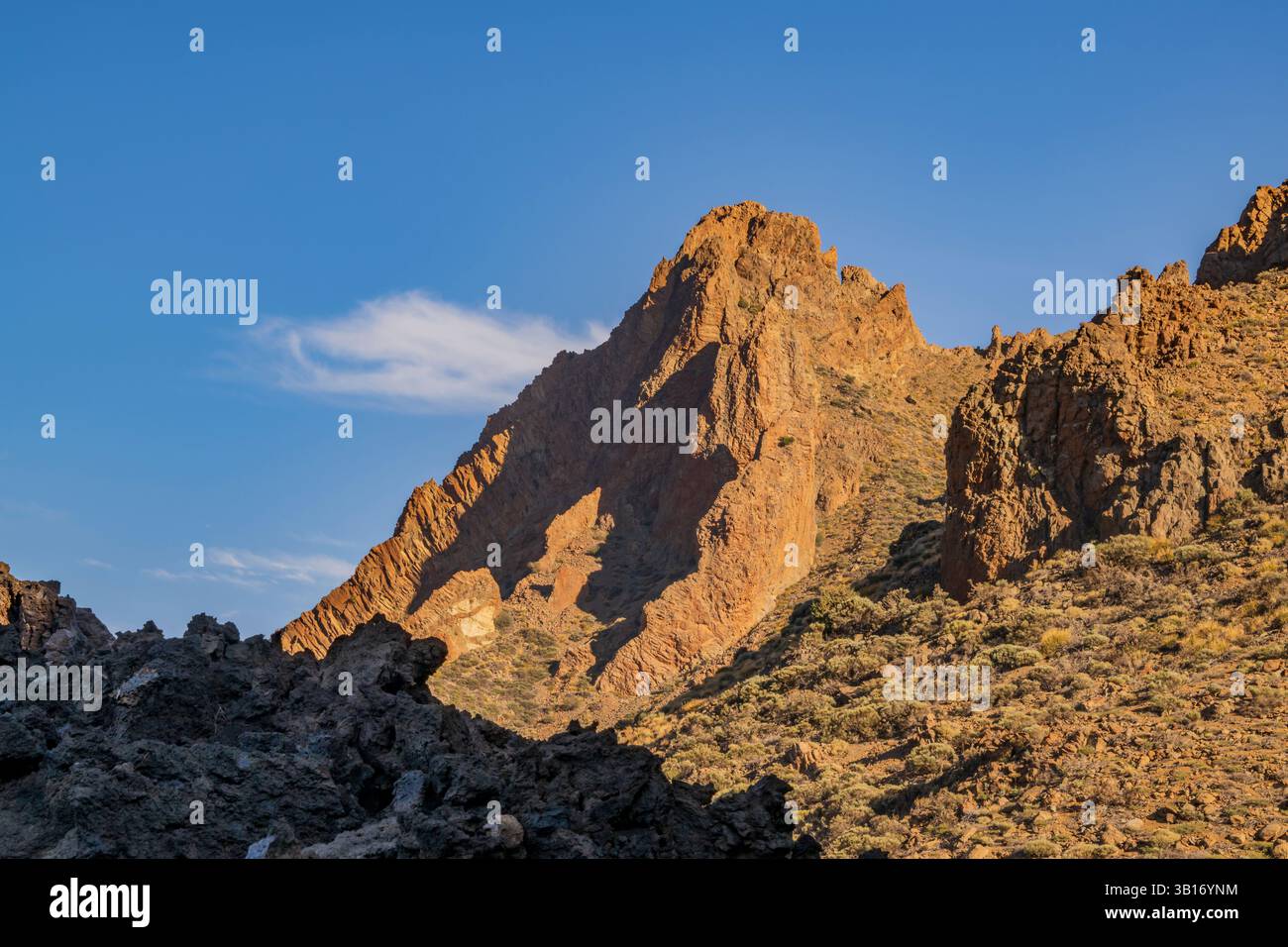 Mt de la santa cruz hi-res stock photography and images - Alamy