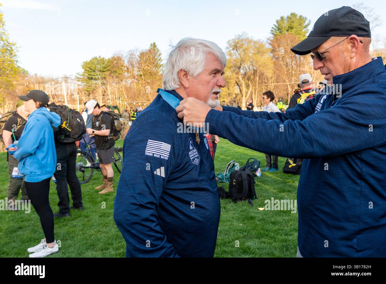 Brigadier General Tom Sellars (ret.) helps Medal of Honor recipient ...