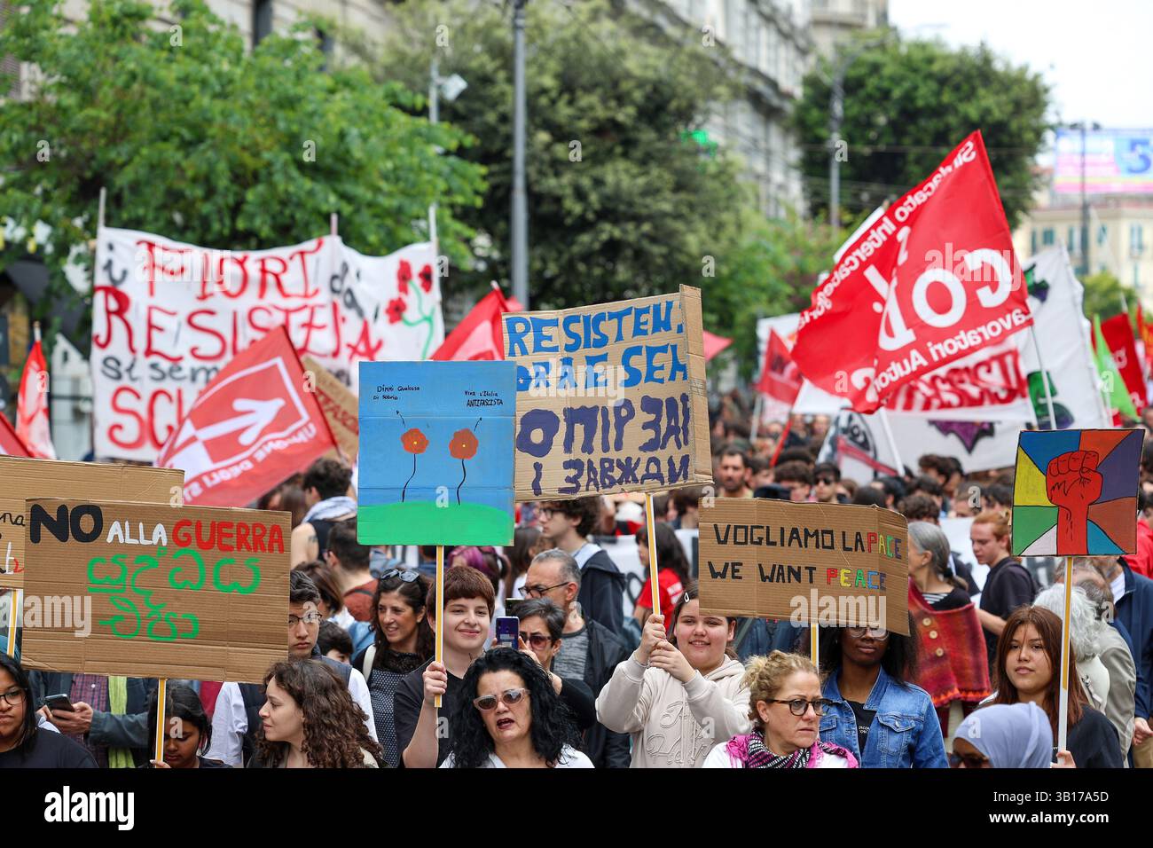 Naples, Italy, 25 April 2025. People during the demonstration to ...
