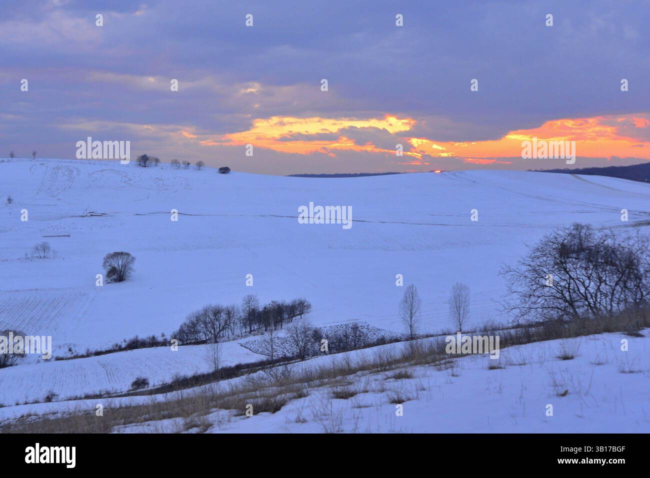 Winter sunset from hills hi-res stock photography and images - Alamy