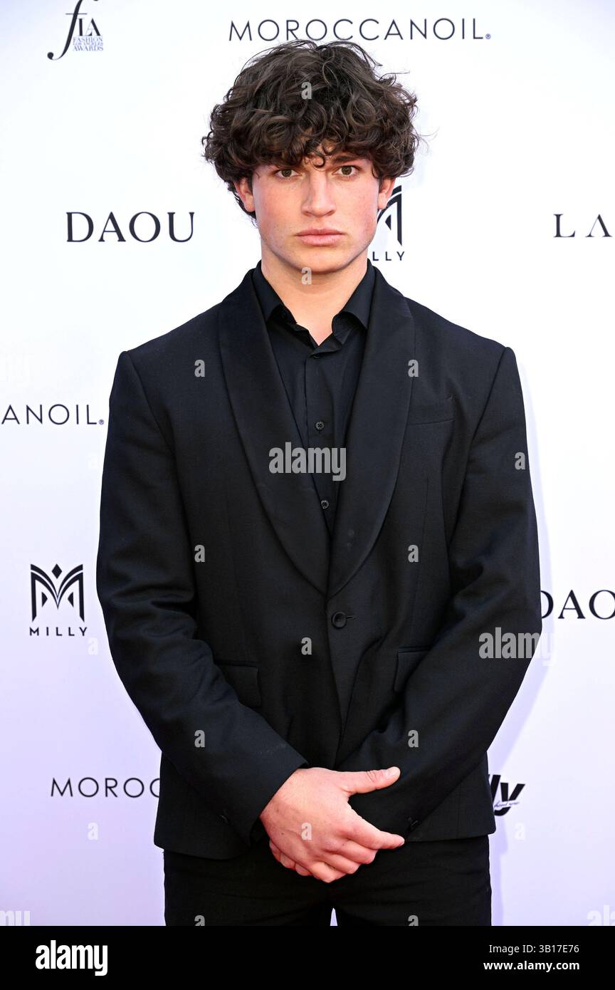 Miles Thomas Nightingale bei der Verleihung der 9. Fashion Los Angeles ...