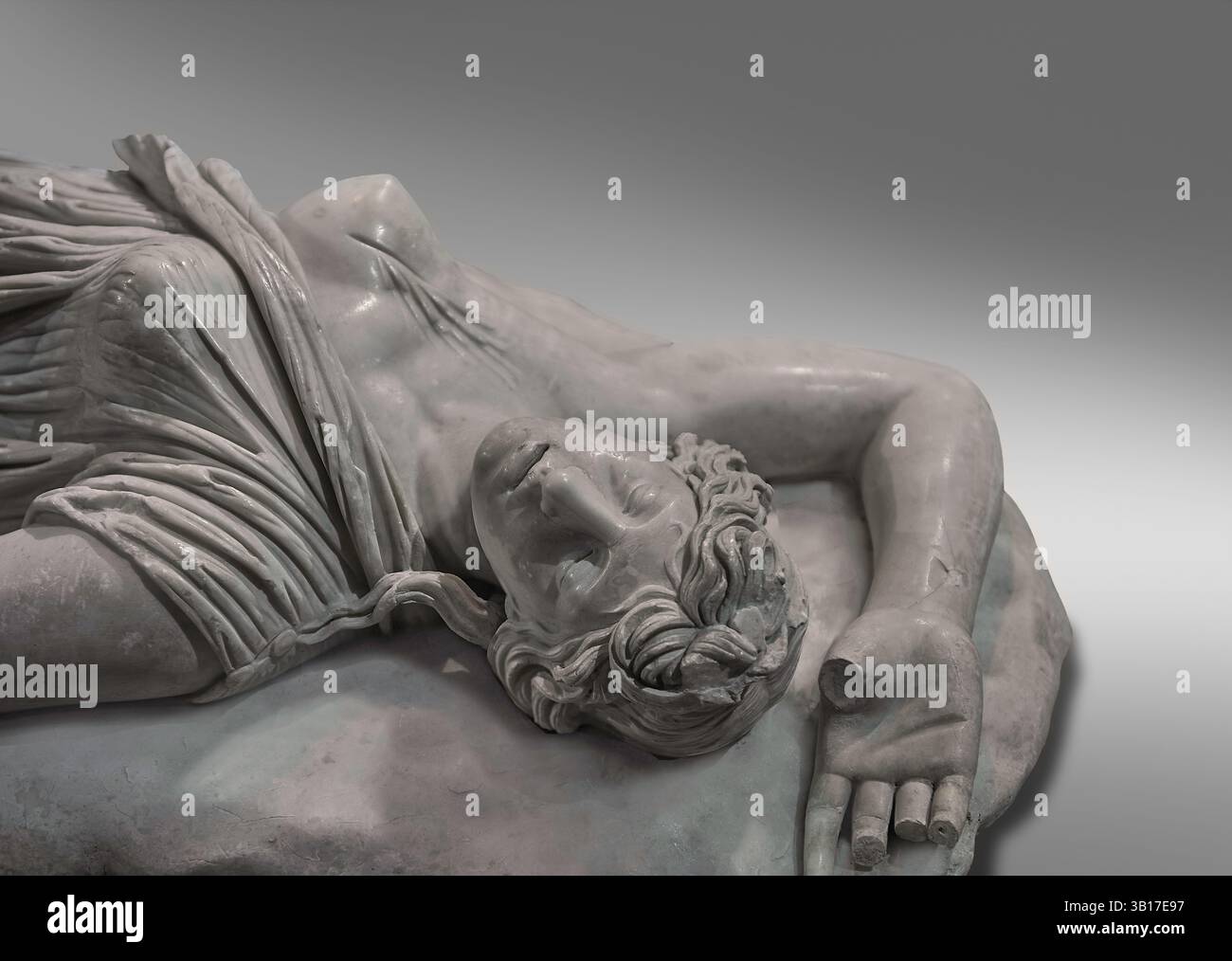 Roman dying amazon sculpture hi-res stock photography and images - Alamy