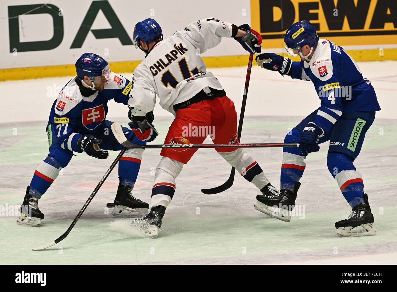 Ostrava, Czech Republic. 25th Apr, 2025. (L-R) Martin Fasko-Rudas of ...
