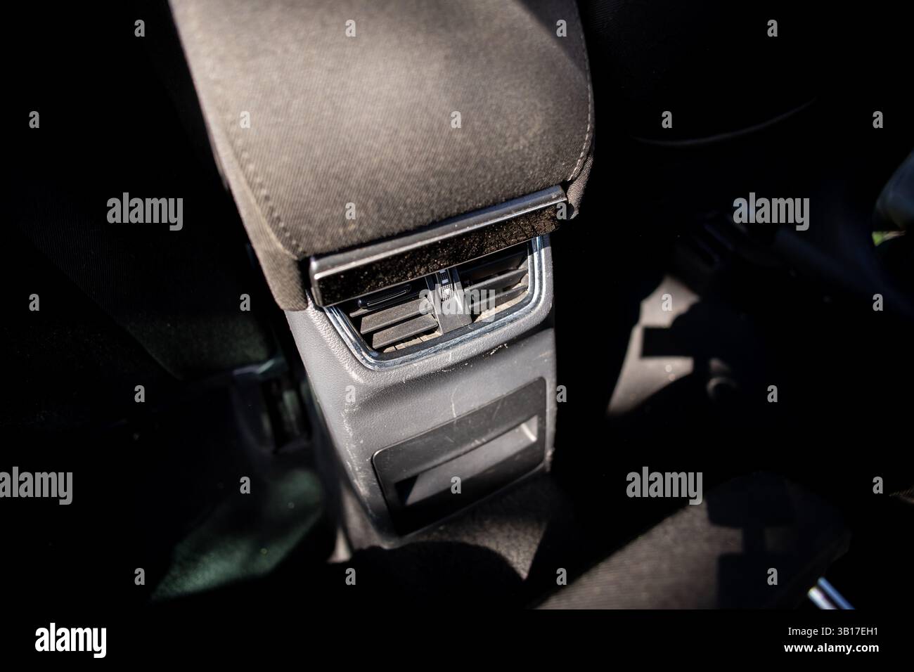 The car's ventilation system is full of dust. Health danger to those in ...