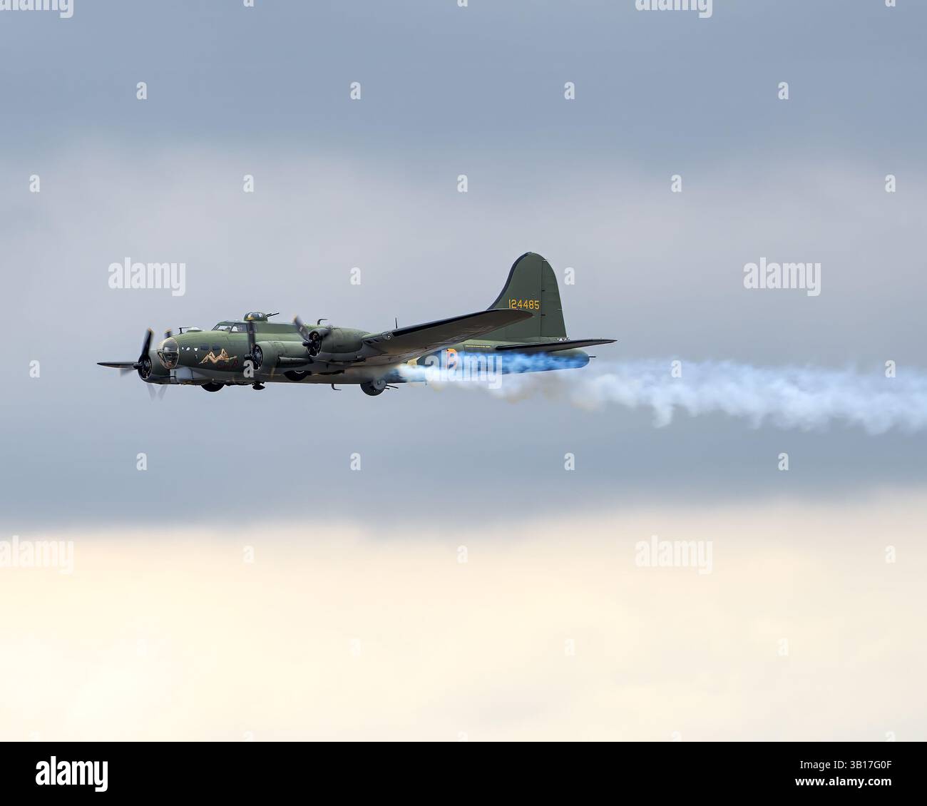 B 17 cockpit hi-res stock photography and images - Alamy