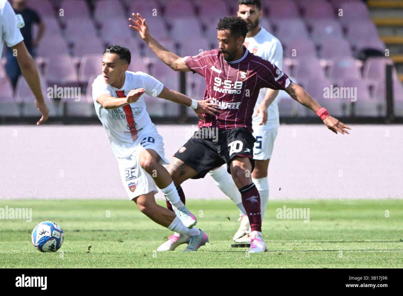 Salerno, Italy, 25 April,2025 Andrea Rizzo Pinna of Cosenza Calcio ...
