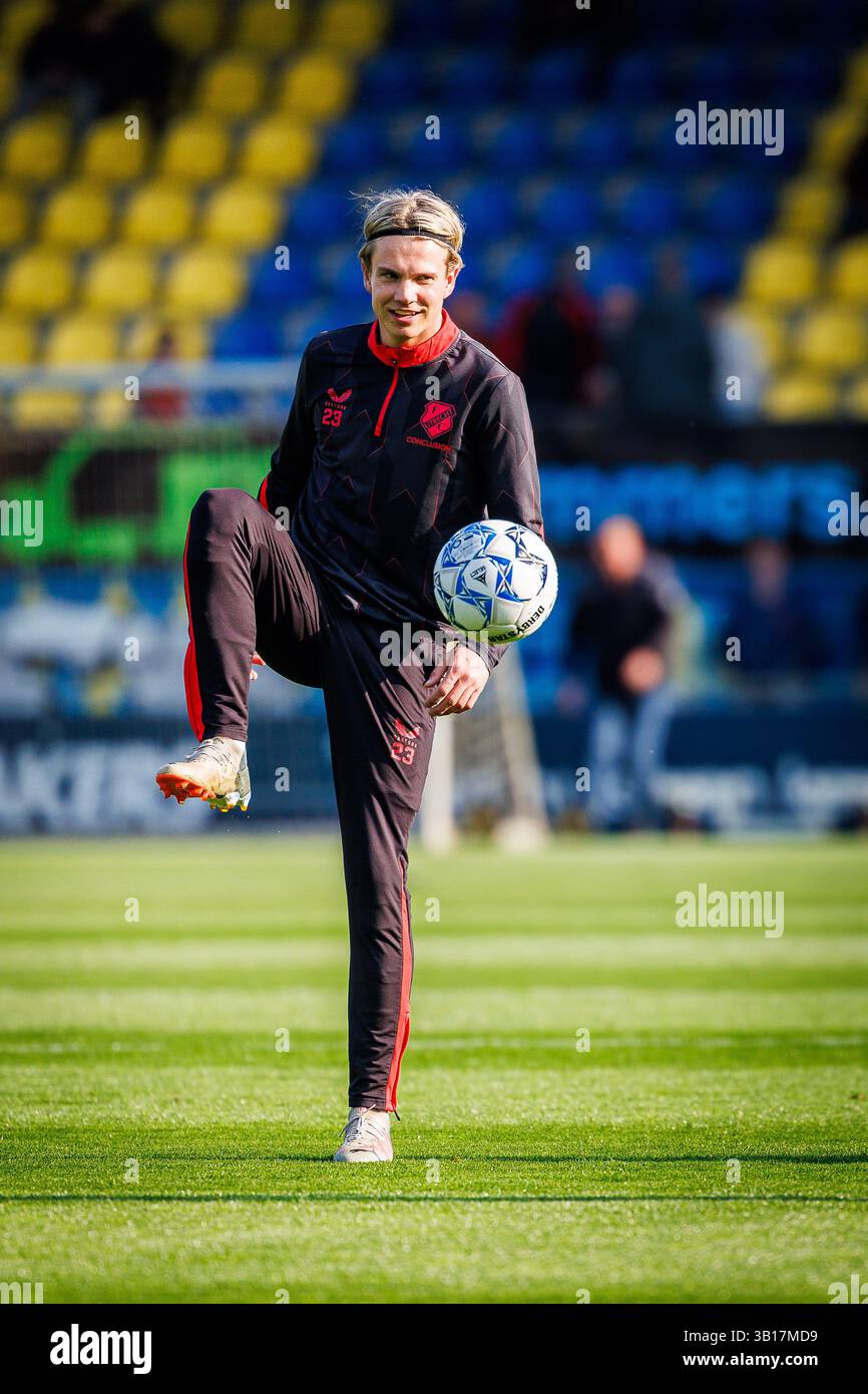 Waalwijk, Netherlands. 25th Apr, 2025. WAALWIJK, 25-04-2025, Mandemakers Stadion, Season 2024 ...