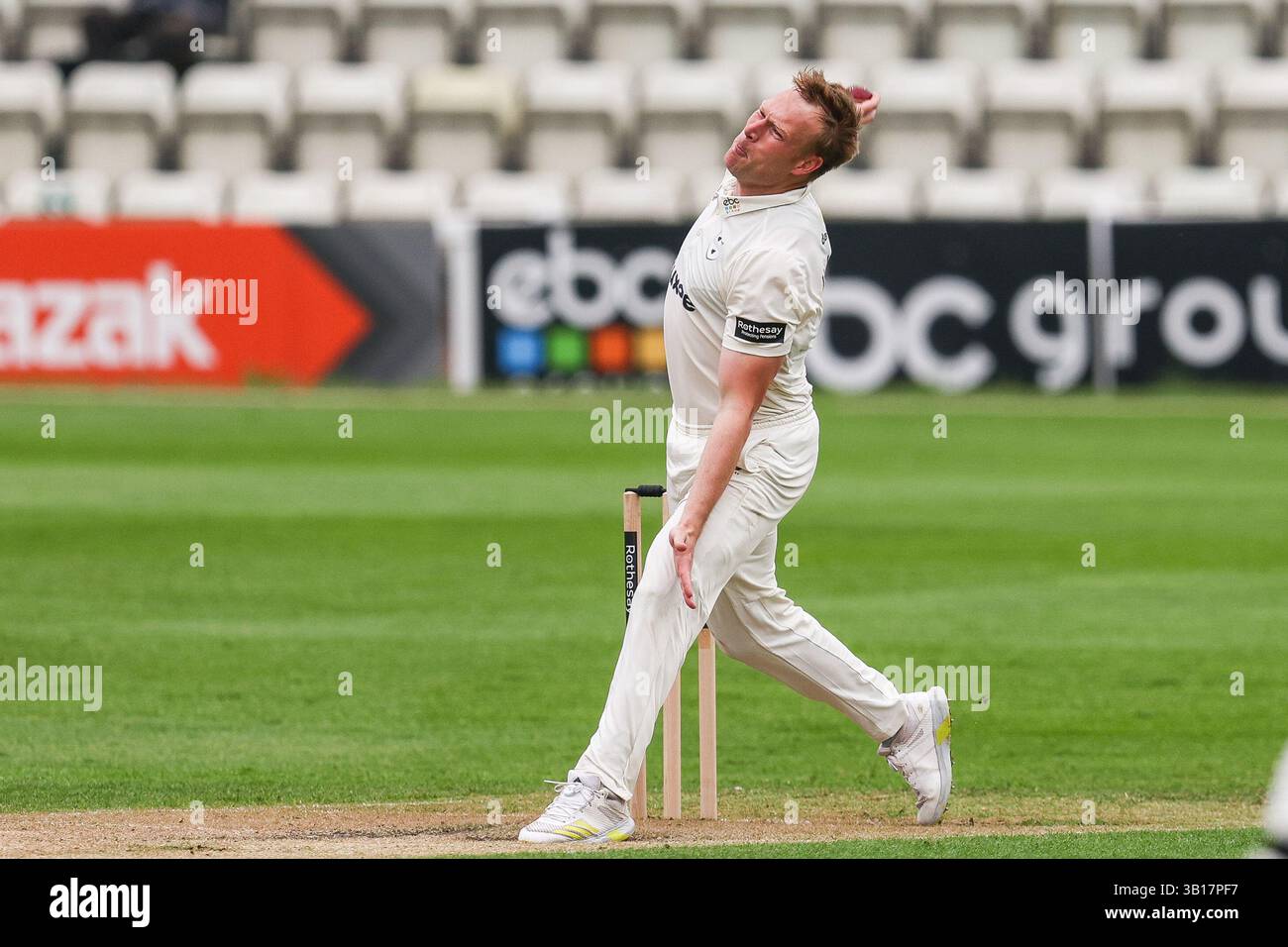 Worcestershire, UK. 25th Apr, 2025. #6, Matthew Waite of Worcestershire ...