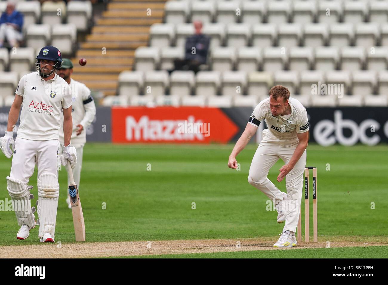 Worcestershire, UK. 25th Apr, 2025. #6, Matthew Waite of Worcestershire ...