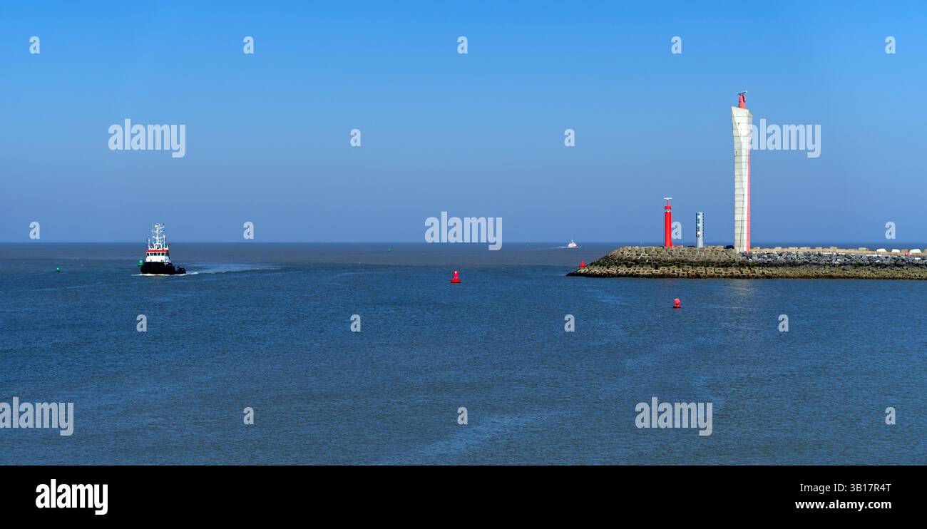 Radar tower in Ostend port, part of the Schelderadarketen / SRK chain ...