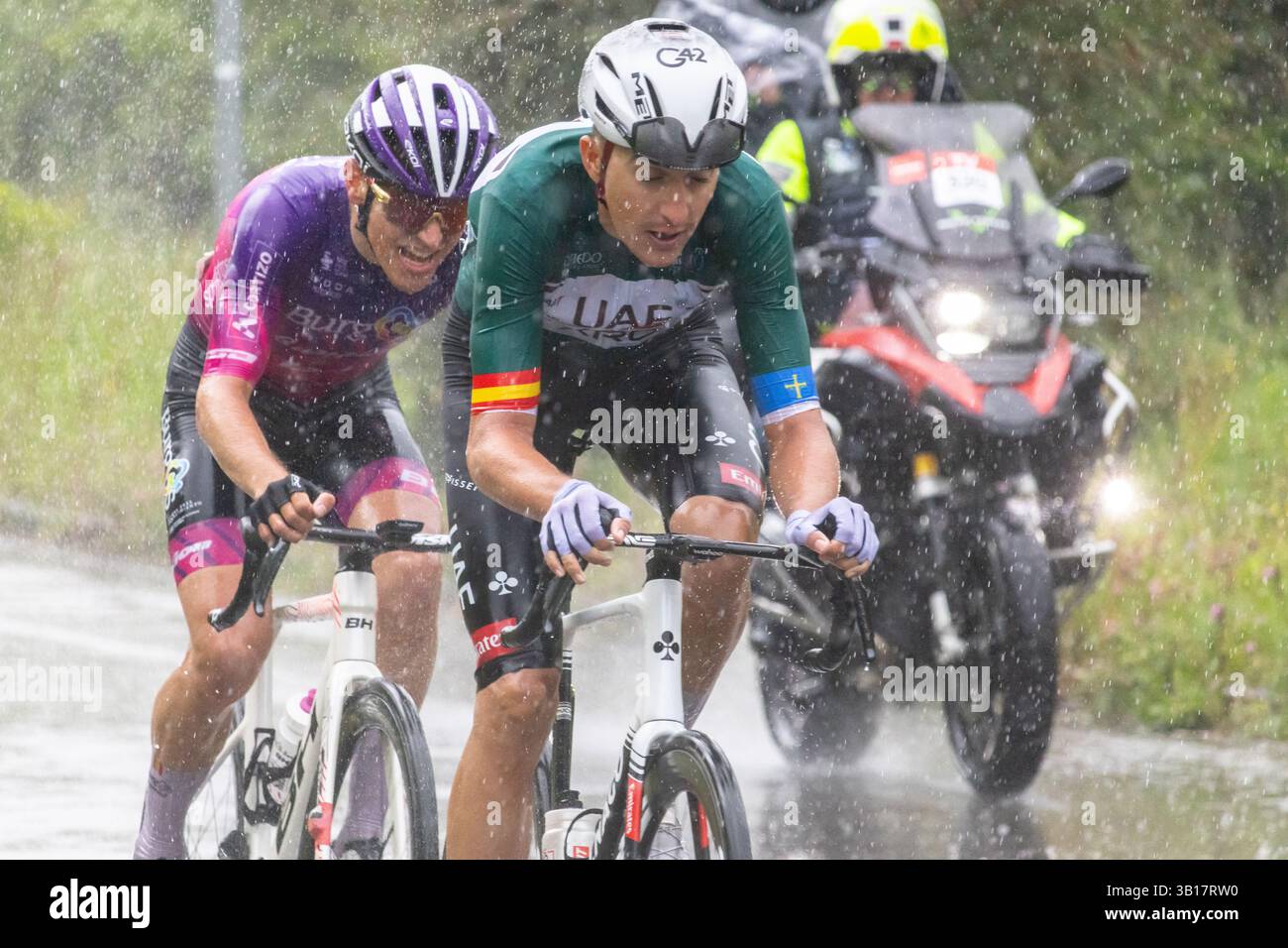 Oviedo, Spain. 25th April 2025. Marc Soler (UAE Emirates) and Hugo de ...