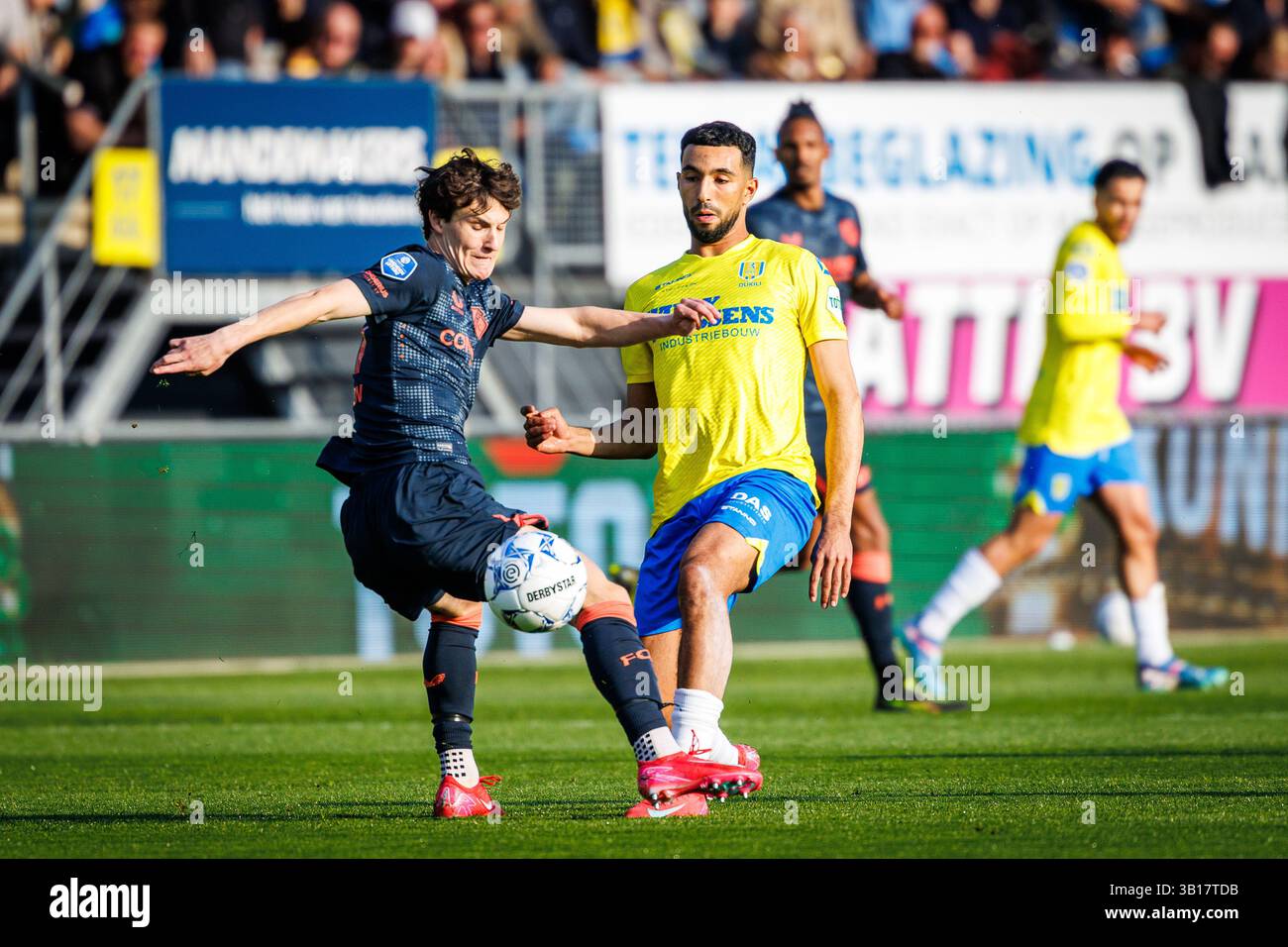 Waalwijk, Netherlands. 25th Apr, 2025. WAALWIJK, 25-04-2025, Mandemakers Stadion, Season 2024 ...