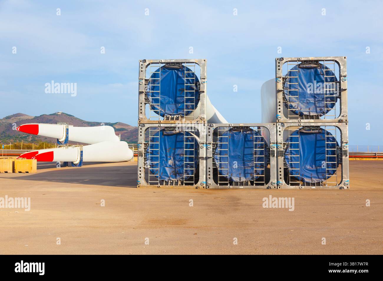 Coastal storage of blades for wind turbines. Warehousing of parts of ...