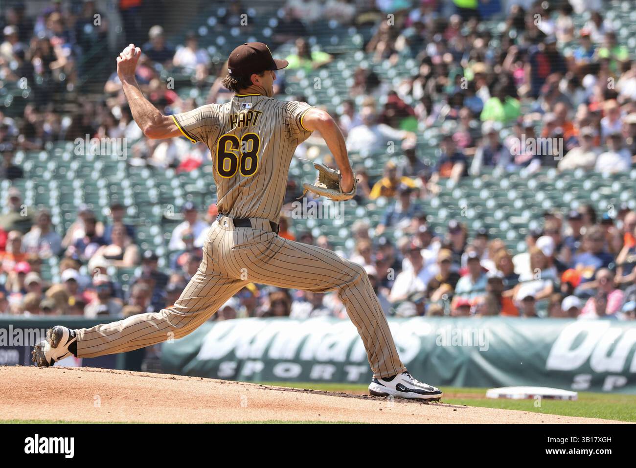 DETROIT, MI - APRIL 23: San Diego Padres starting pitcher Kyle Hart (68 ...