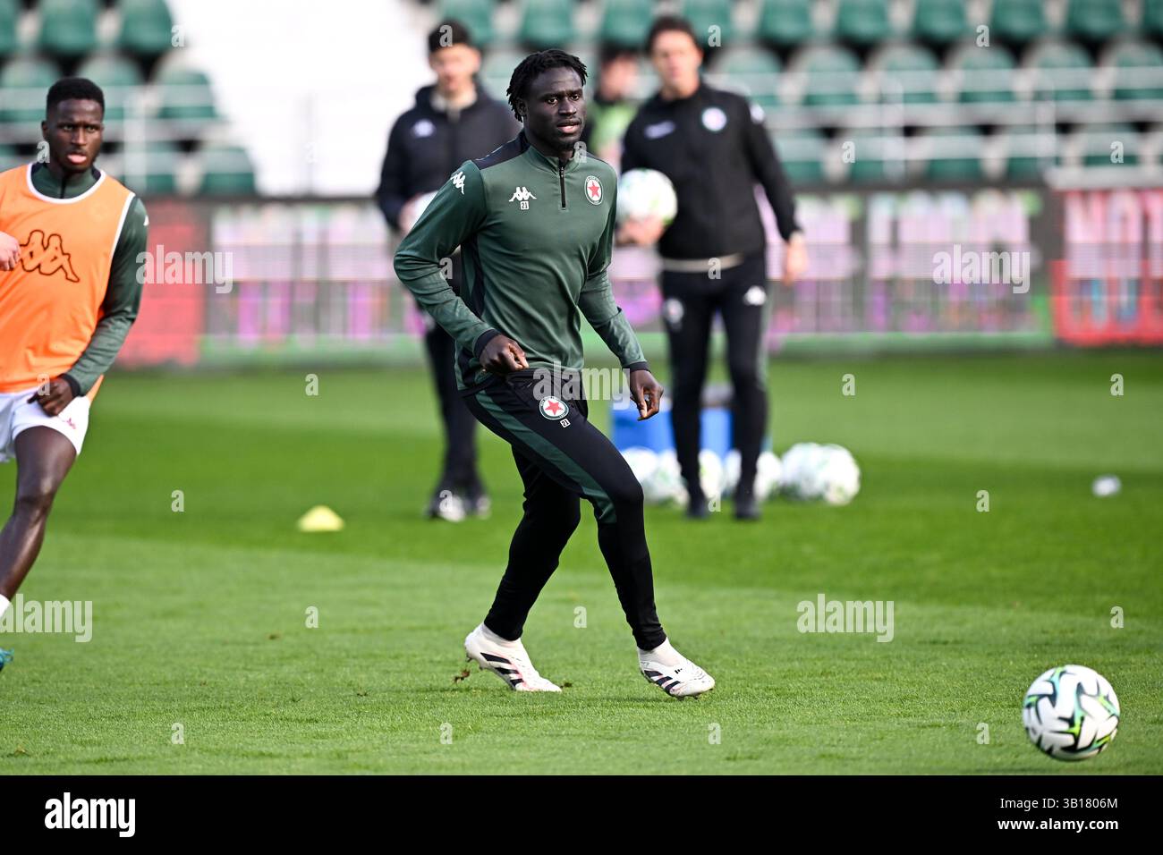 21 Aliou BADJI (red) during the Ligue 2 BKT match between Red Star and ...