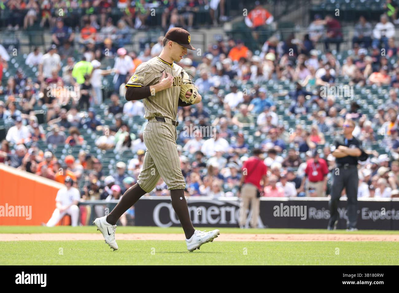 DETROIT, MI - APRIL 23: San Diego Padres relief pitcher Alek Jacob (37 ...