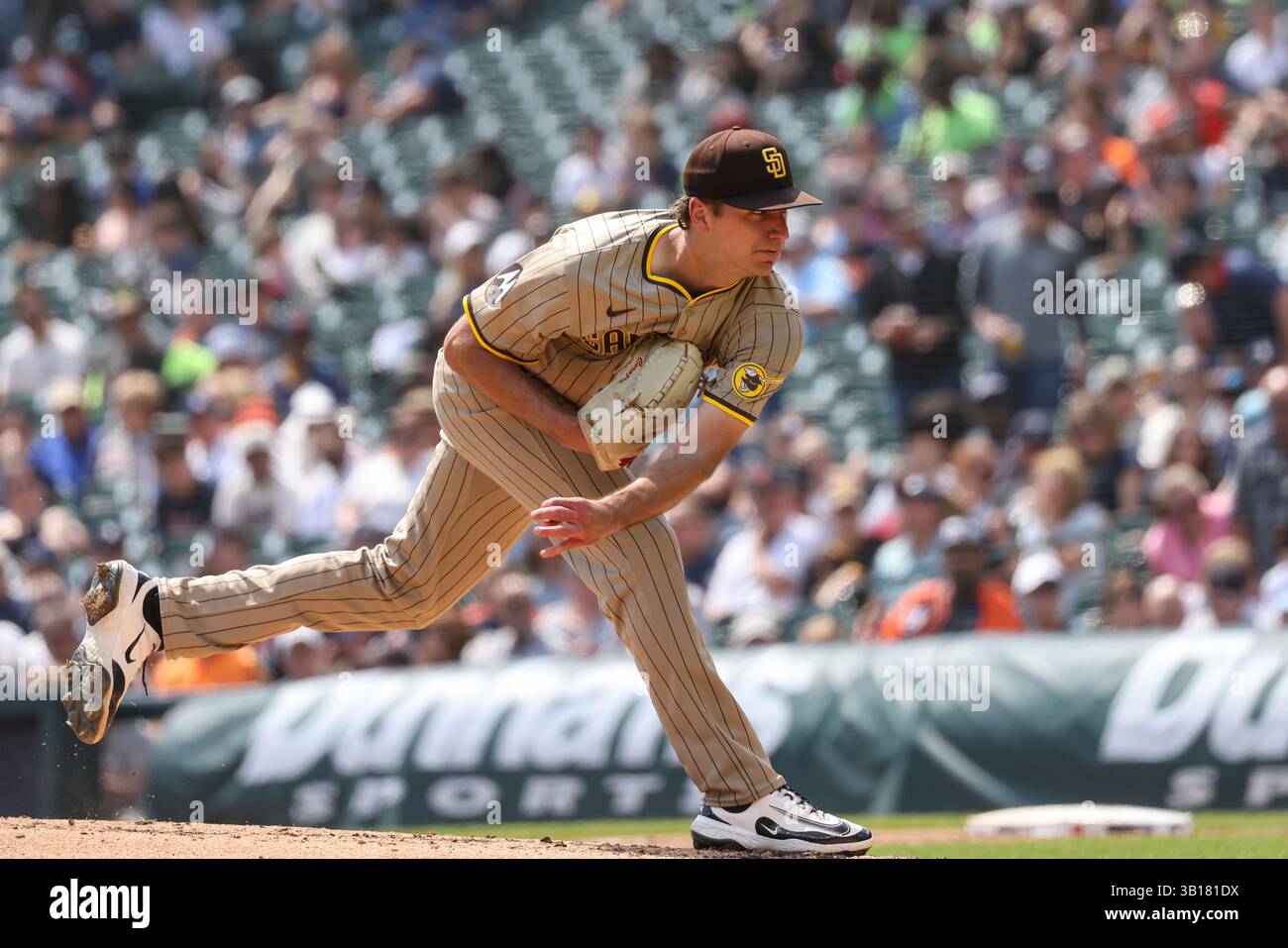 DETROIT, MI - APRIL 23: San Diego Padres starting pitcher Kyle Hart (68 ...