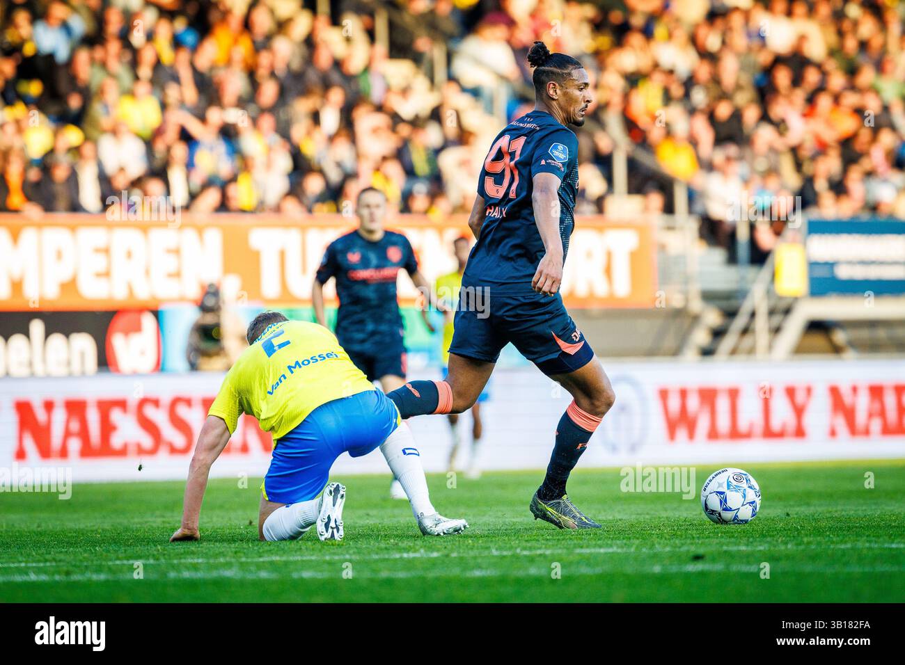 Waalwijk, Netherlands. 25th Apr, 2025. WAALWIJK, 25-04-2025, Mandemakers Stadion, Season 2024 ...