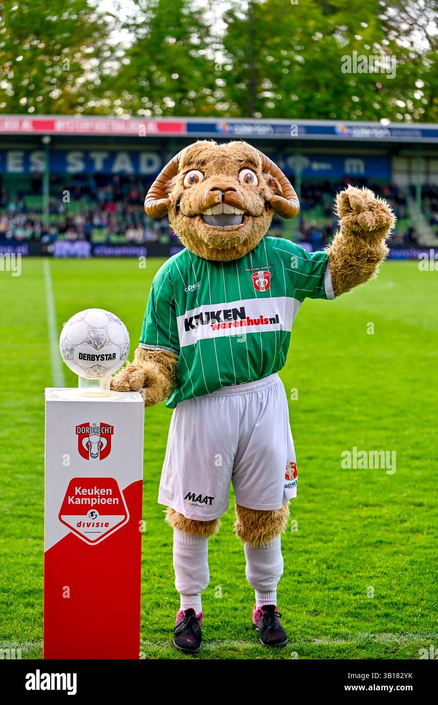 Dordrecht - Derbystar, Mascotte Sjaak het Schaap during the thirty ...