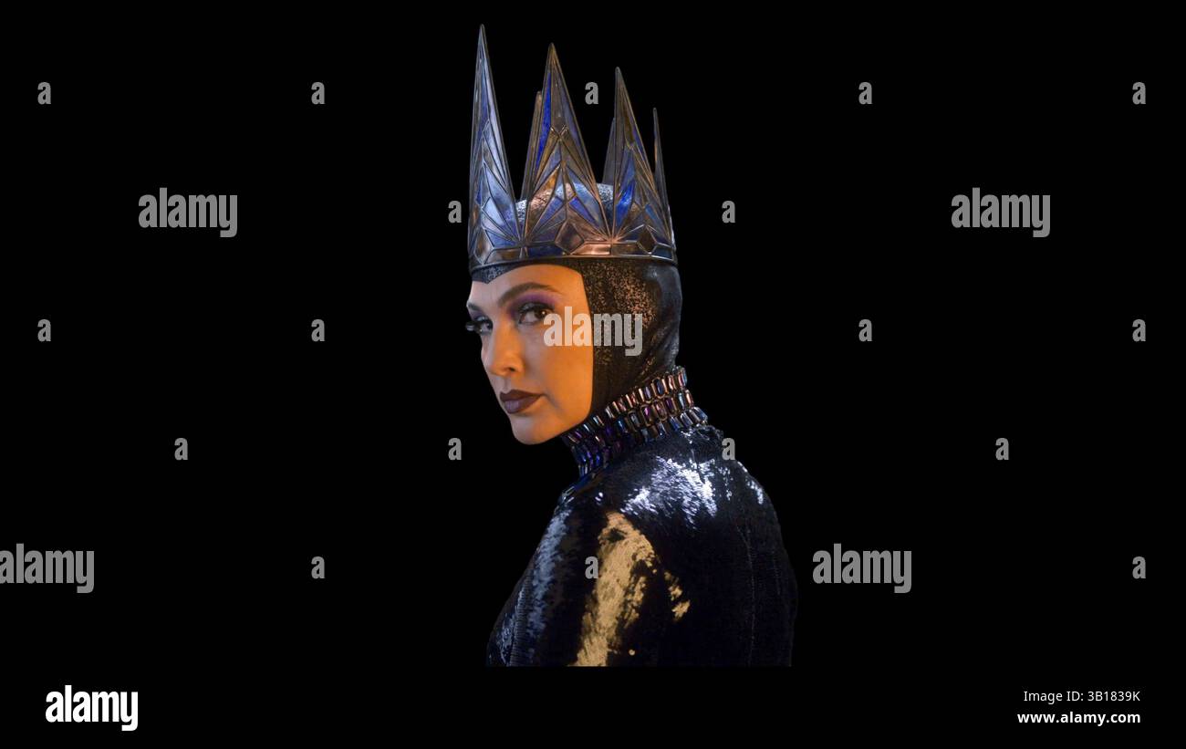 GAL GADOT in SNOW WHITE (2025), directed by MARC WEBB. Credit: WALT ...