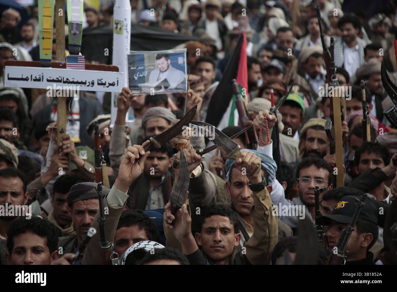 Houthi supporters protest against the US in Sanaa - Houthi supporters ...
