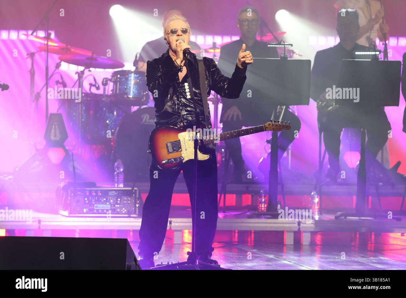 Music Concert - Umberto Tozzi LUltima notte rosa - the final tour Italian songwriter Umberto ...