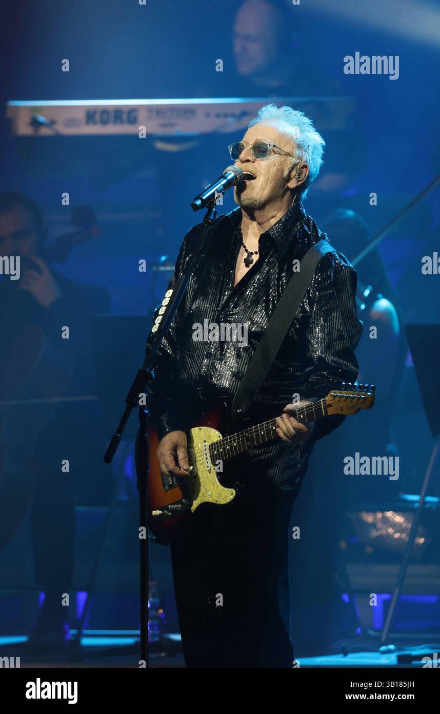 Music Concert - Umberto Tozzi LUltima notte rosa - the final tour Italian songwriter Umberto ...