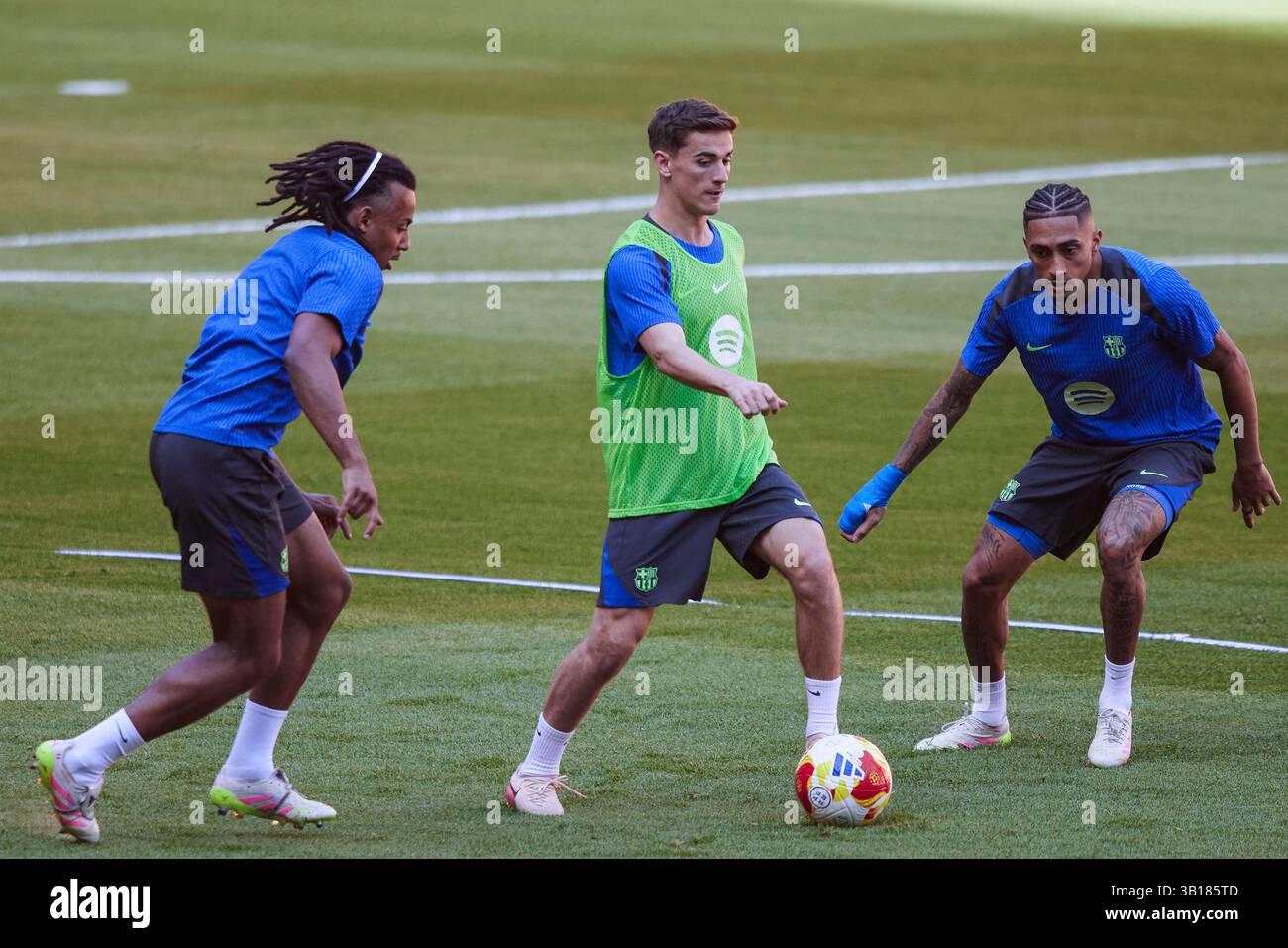 Jules Kounde, Pablo Martin Paez Gavira "Gavi" and Raphael Dias ...