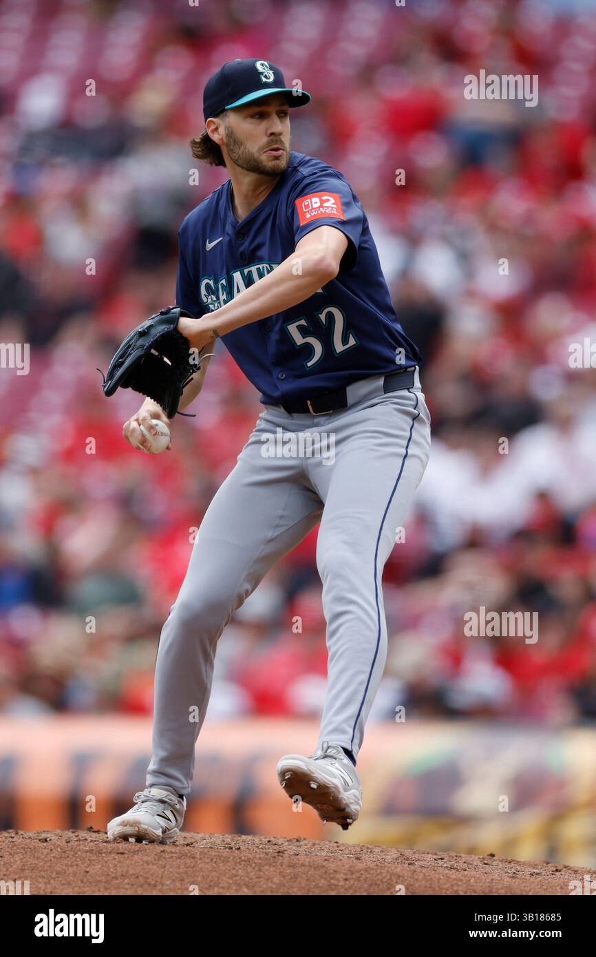 CINCINNATI, OH - APRIL 17: Seattle Mariners pitcher Collin Snider (52 ...