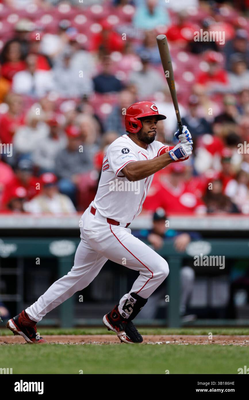CINCINNATI, OH - APRIL 17: Cincinnati Reds first baseman Jeimer ...