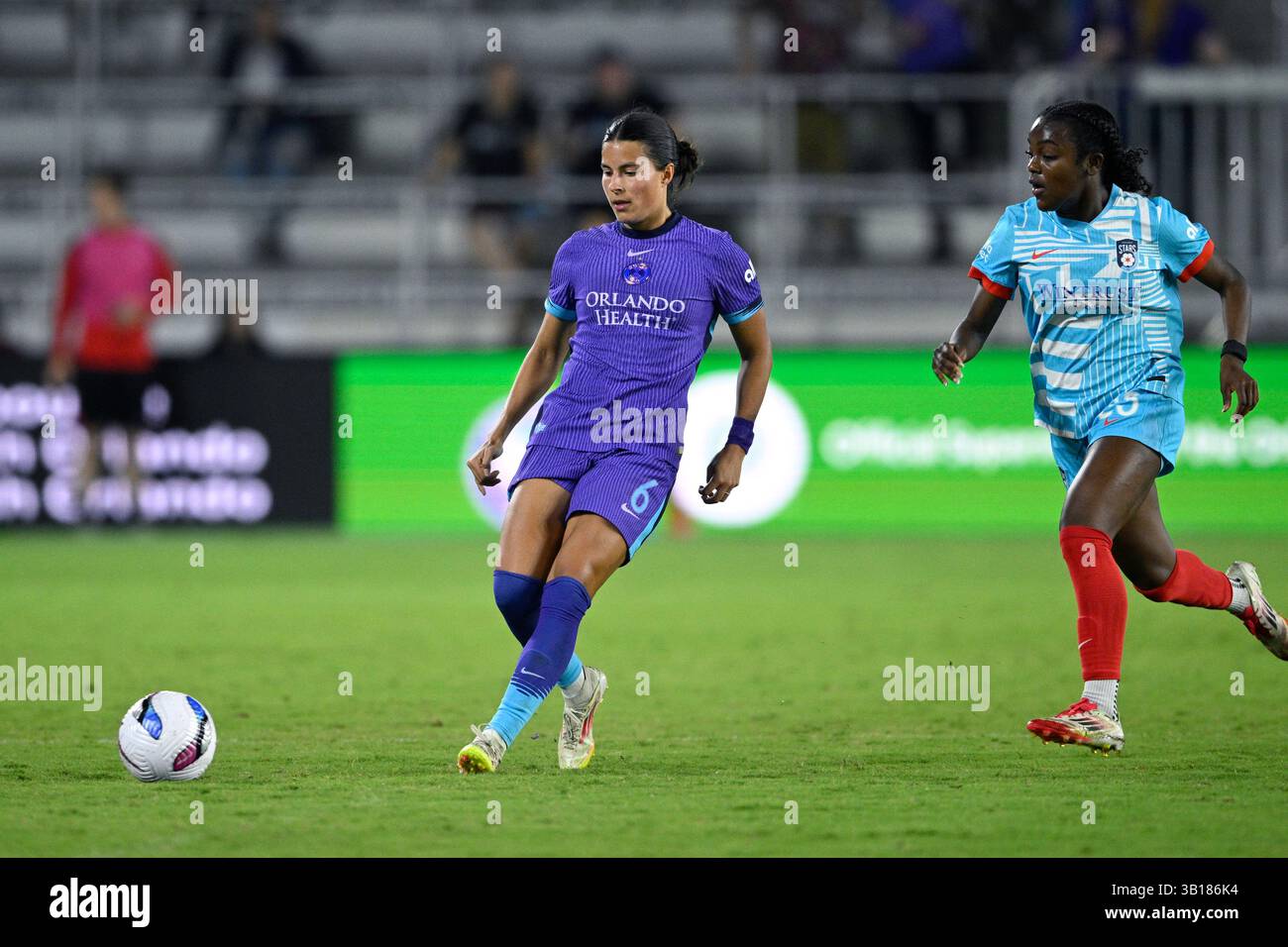 Orlando Pride defender Emily Sams (6) controls the ball in front of ...